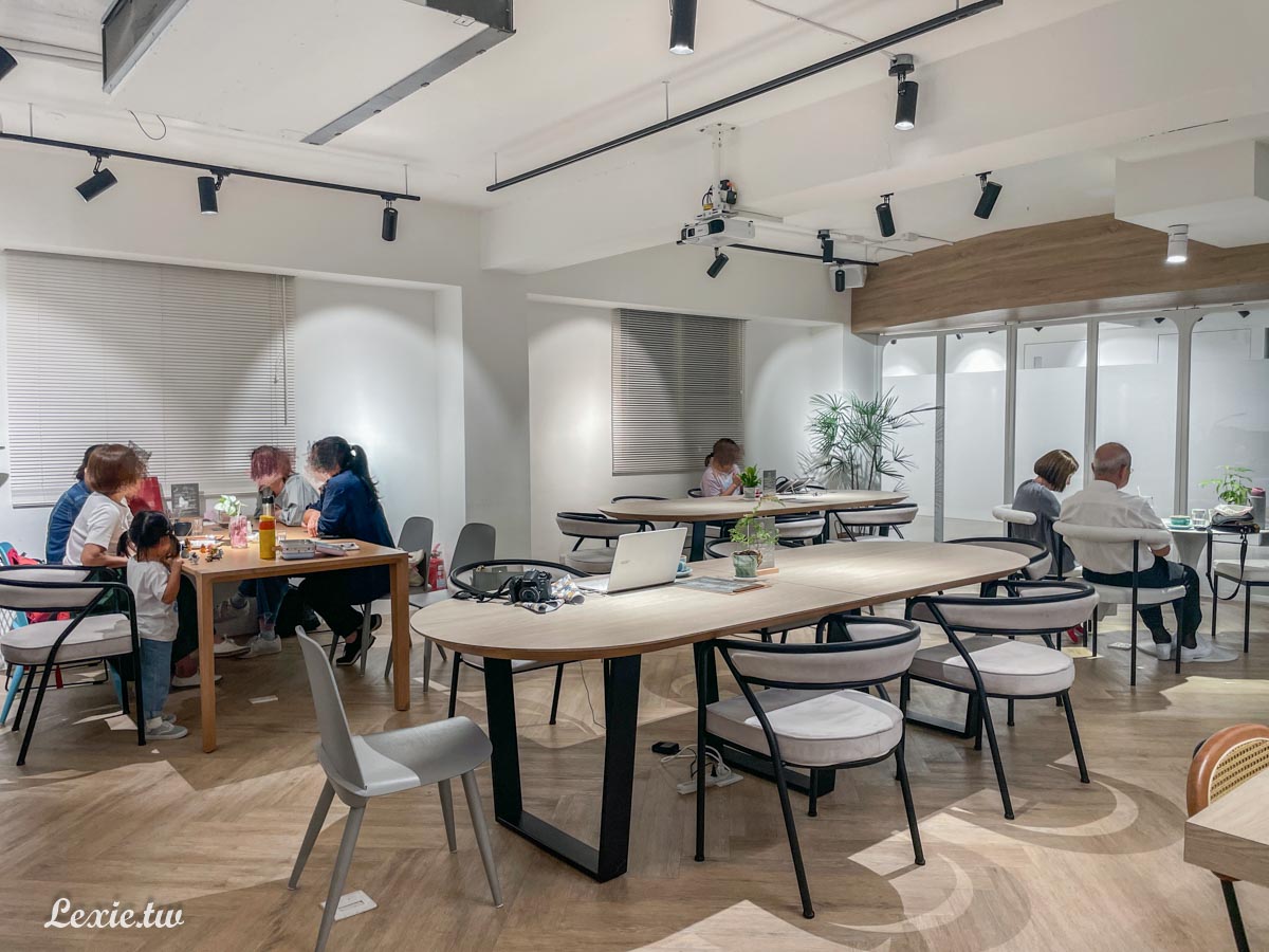 Rendezvous秘點|超美大空間適合久坐的咖啡廳，南京復興有wifi插座不限時筆電辦公咖啡廳推薦 @Lexie's Blog寫食派